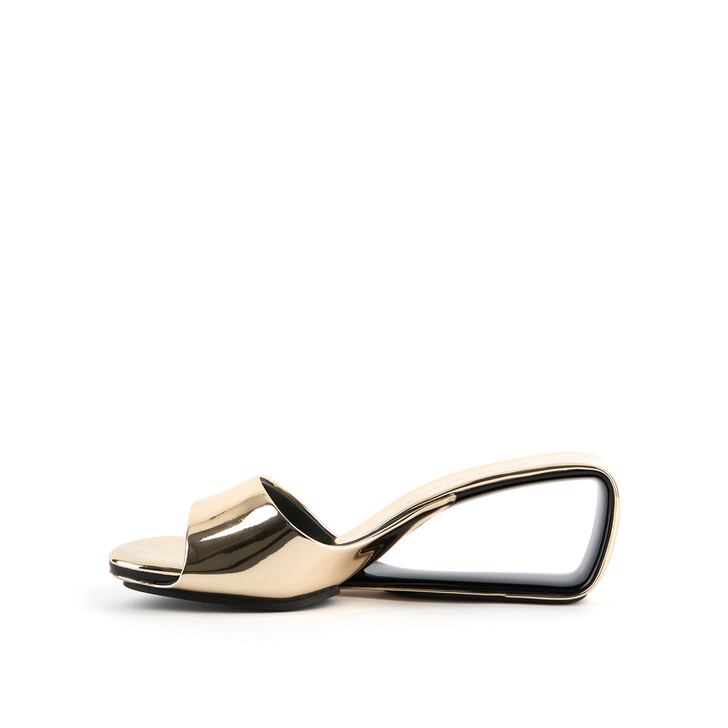 Mobius Mid – United Nude